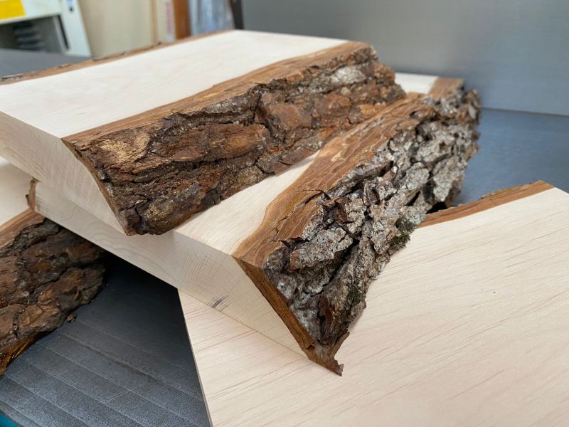 Pezzo Vario, In Legno Massiccio Di Ontano Con Smussi E Corteccia ...